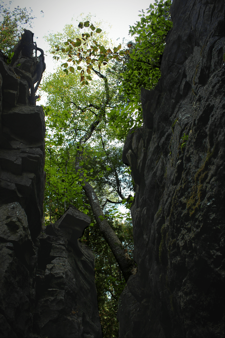 Caves at Limehouse Conservation Area in Halton Hills – The Ground Stompers